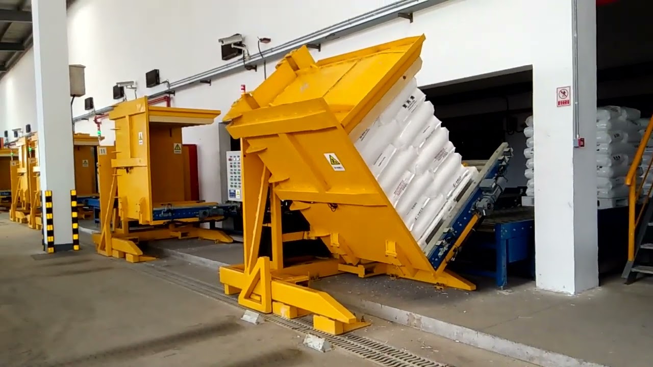 Pallet Inverter for the Petrochemical Sector - Bag packing and packing line